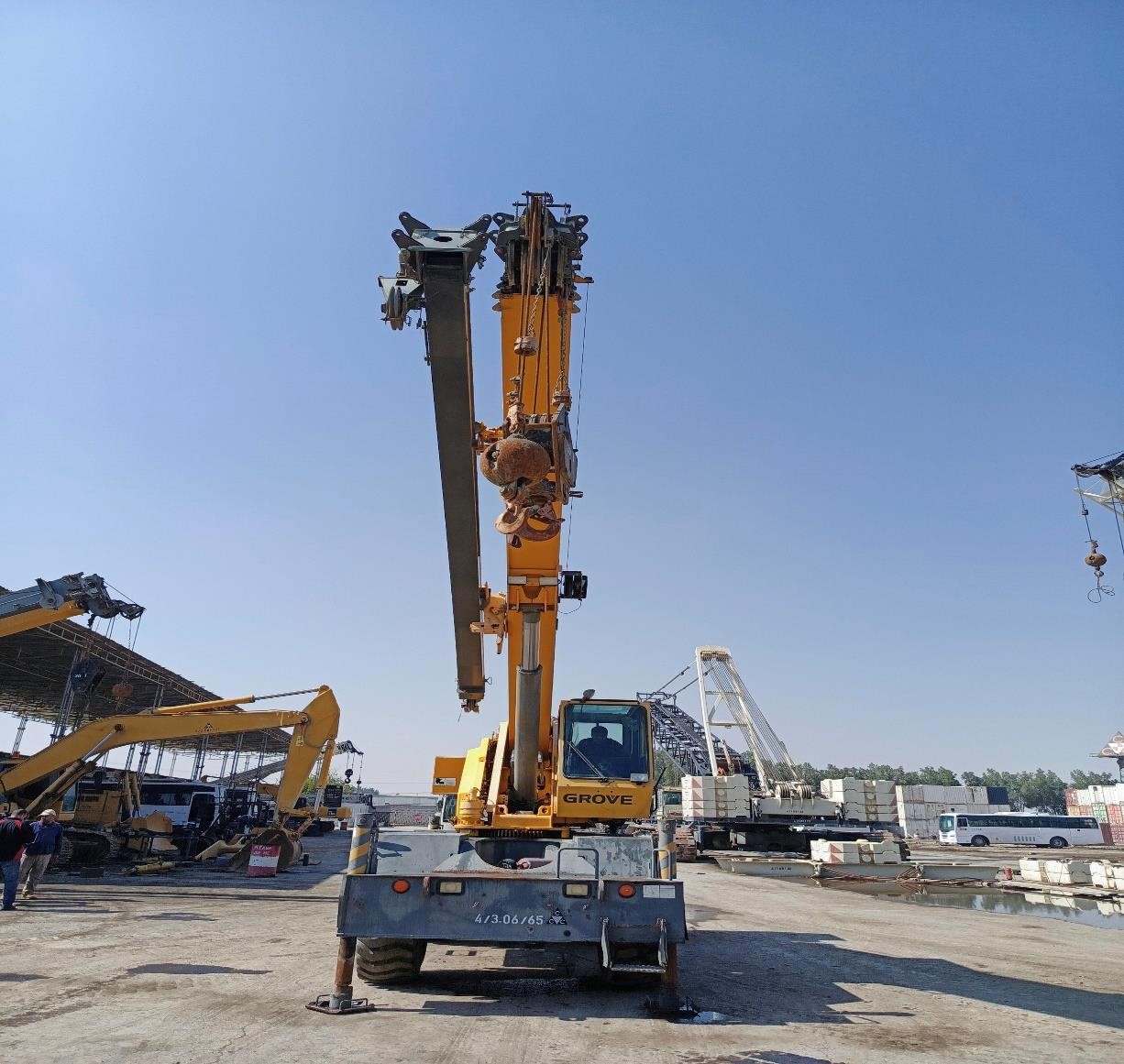 Surplus & OSMI GROVE RT530E ROUGH TERRAIN MOBILE CRANE 30 tonne - StokArti